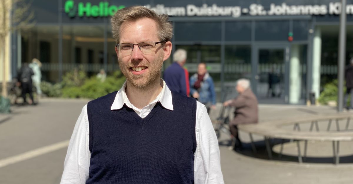 A portrait of employee Sebastian Ganz: The IT all-rounder at Helios ...